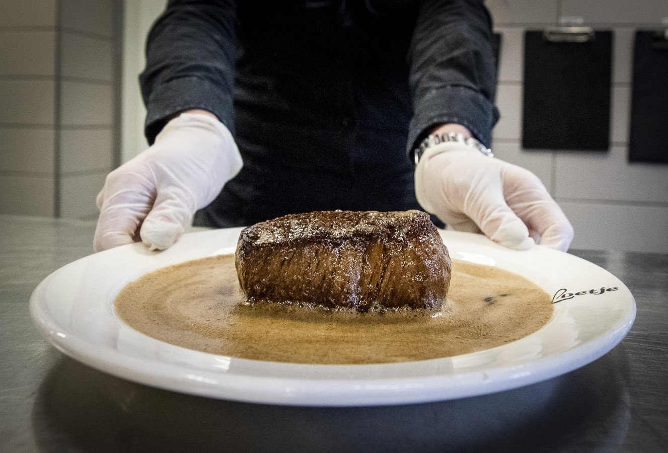 Loetje opent in Hilversum 35ste biefstukrestaurant | Foto | AD.nl