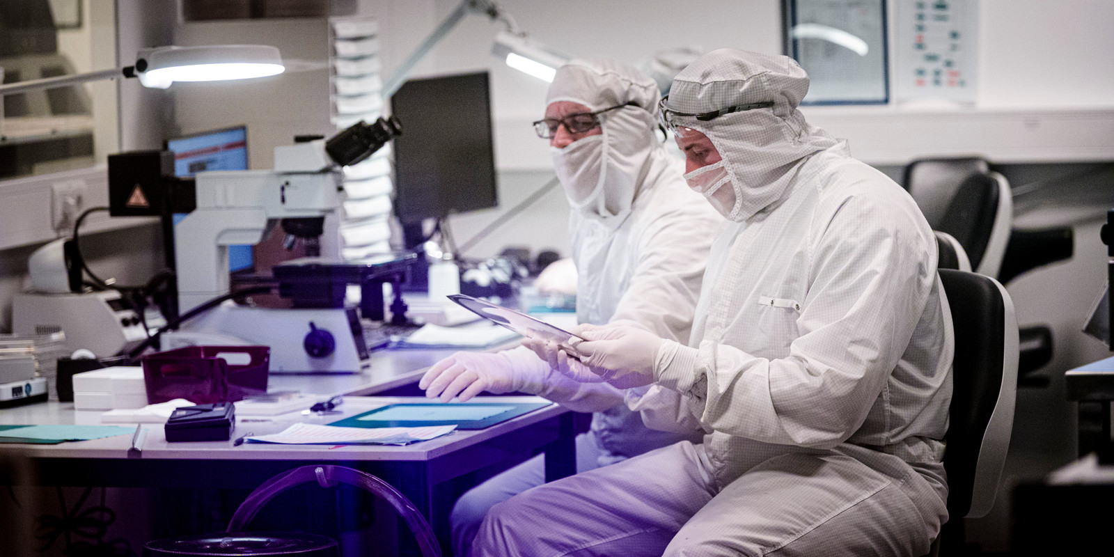 Micronit uit Enschede is wereldspeler in microchips | Foto | AD.nl