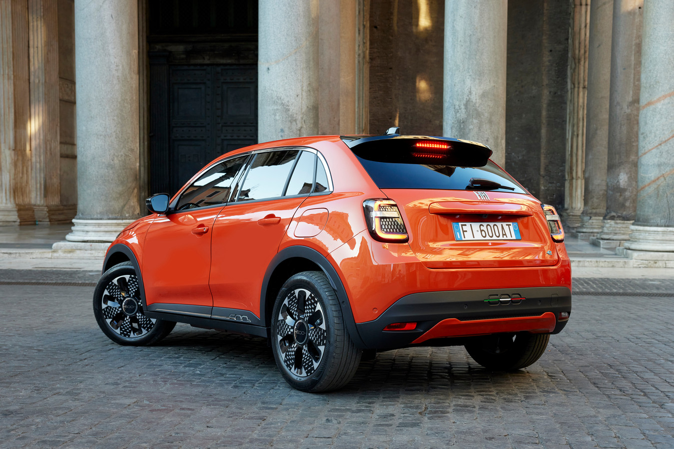 Na jarenlange stilte presenteert Fiat ineens weer twee nieuwe modellen ...