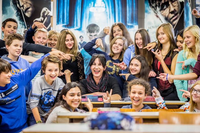 Presentatrice en zangeres Bea Van der Maat (62) is overleden na ...