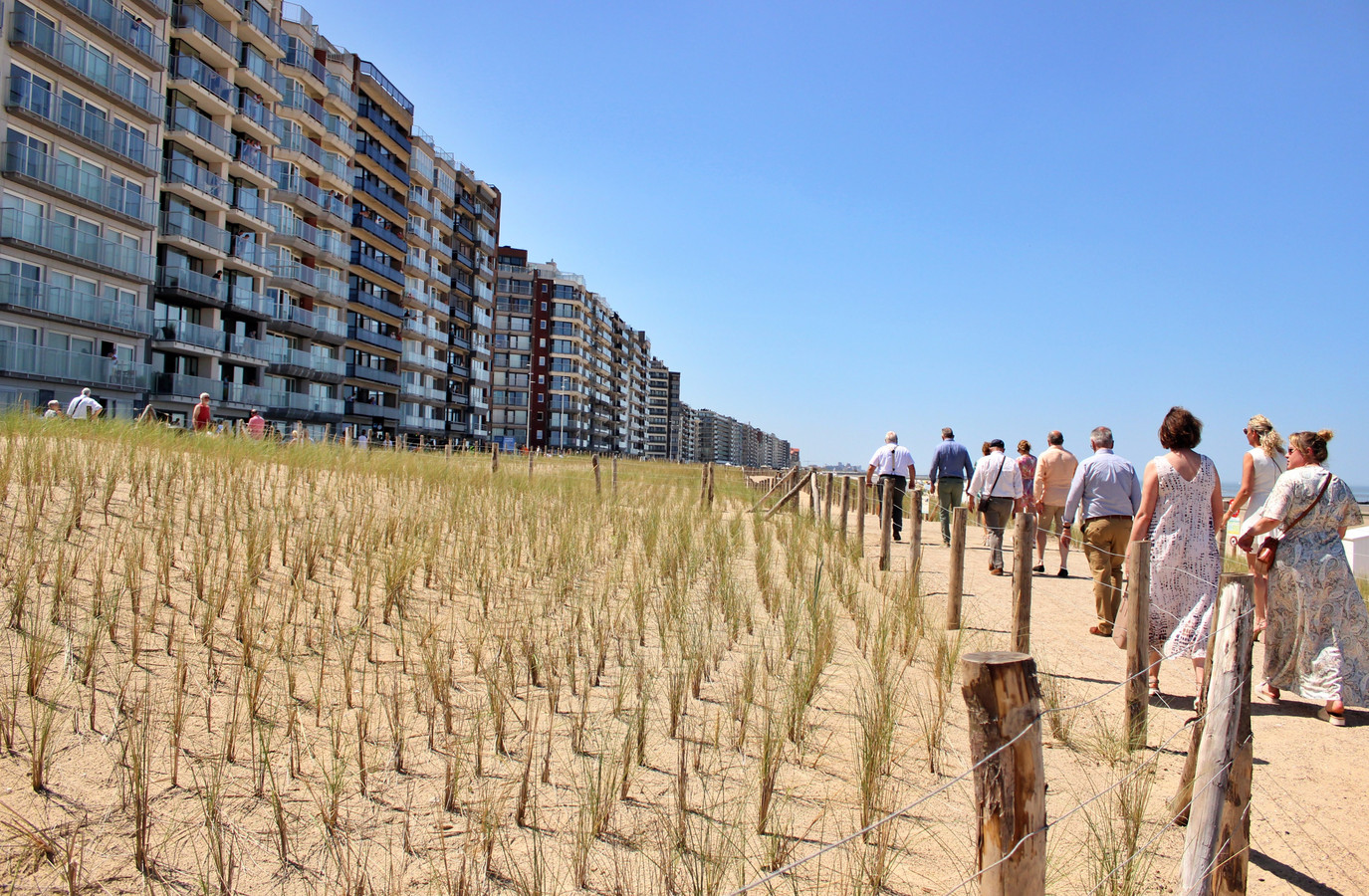 Vernieuwde Zeedijk in Westende officieel geopend: “Geen reuzenrad, maar ...