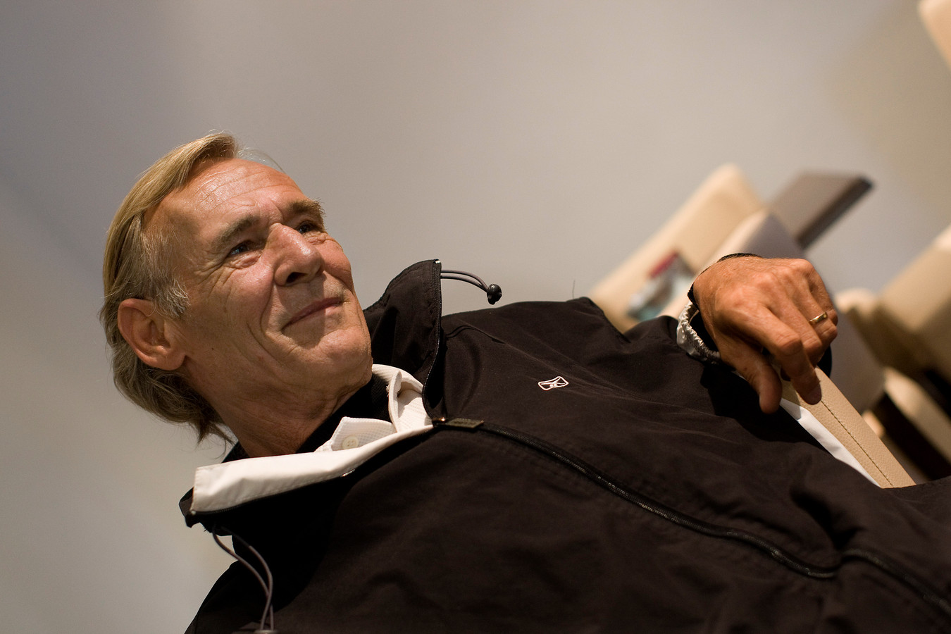 Een nieuwe inkijk in de ziel van de iconische PSV-keeper Jan van ...