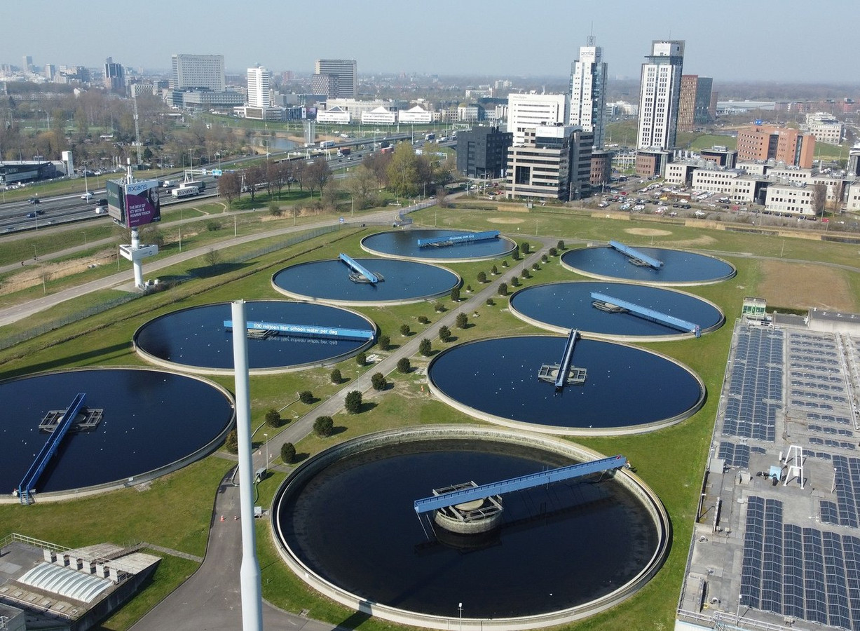 Via ons drinkwater en voedsel krijgen we onbewust te veel PFAS binnen ...