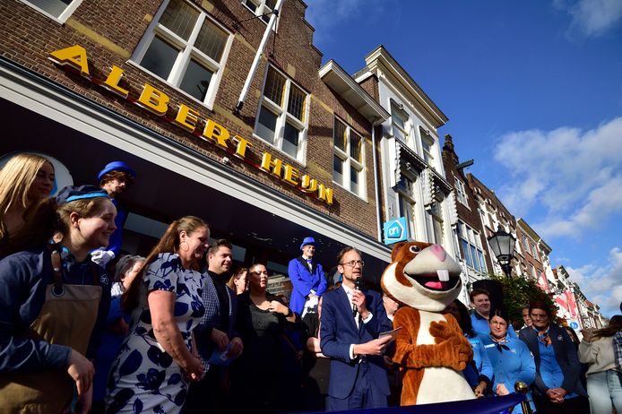 Van ‘oerlelijk’ naar ‘mooiste Albert Heijn van Nederland’: 119-jaar ...