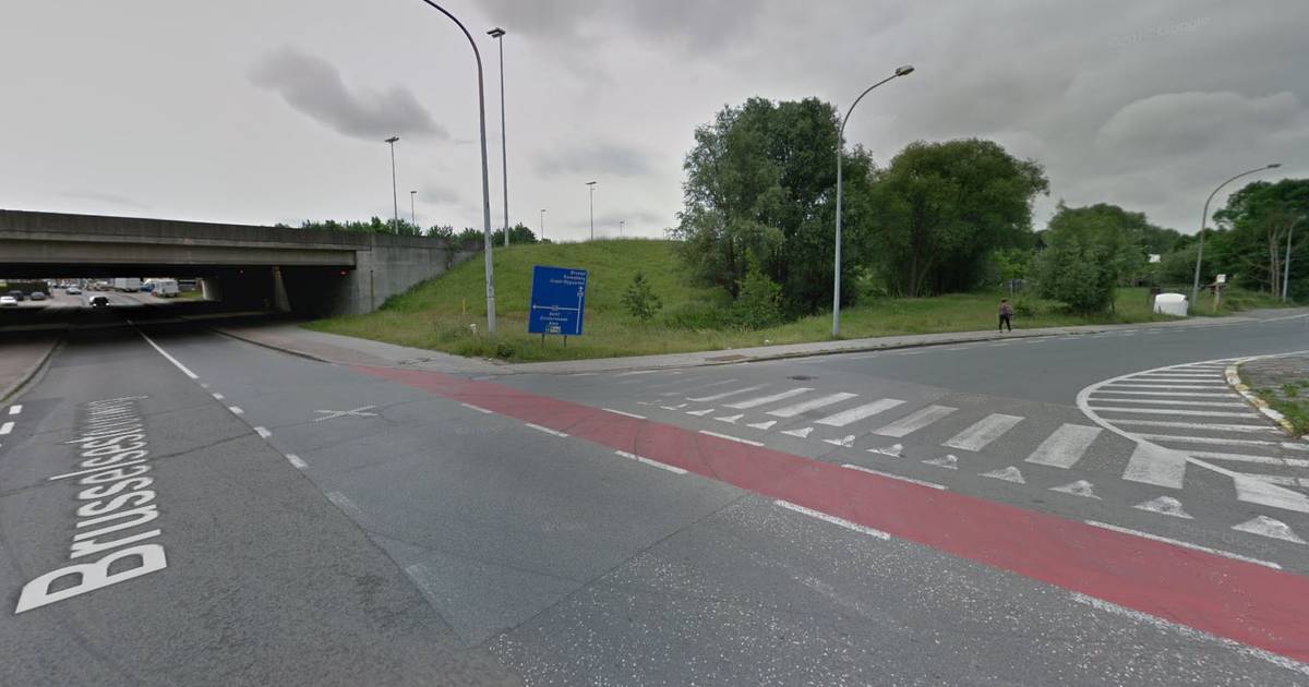 Werkzaamheden op Brusselsesteenweg in Zellik: verkeer over één rijstrook | Asse | hln.be