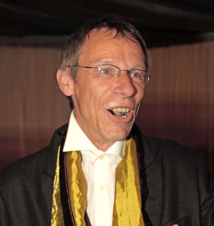Ben Bartels (1957 - 2023) verhuisde dan wel naar Bergen, hij vertrok ...