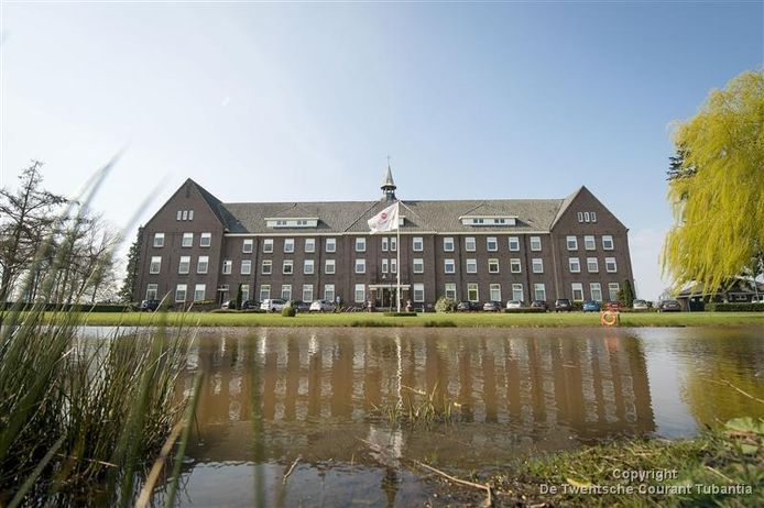 Bouw Zwanenhof Zenderen stilgelegd | Borne | tubantia.nl