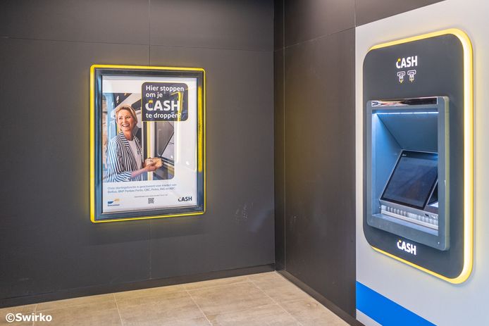 Batopin-bankautomaat geopend aan de Grote Markt van Aalst | Aalst | hln.be