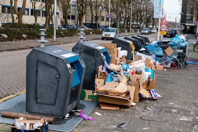 Bomvolle prullenbakken en stapels vuilniszakken? Stuur ons foto’s van ...