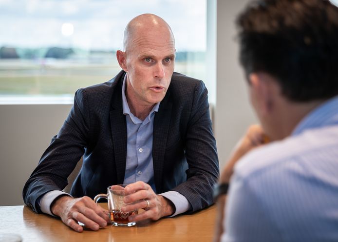 Eindhoven Airport mag niet groeien, wel joekel van een terminal, hoe ...