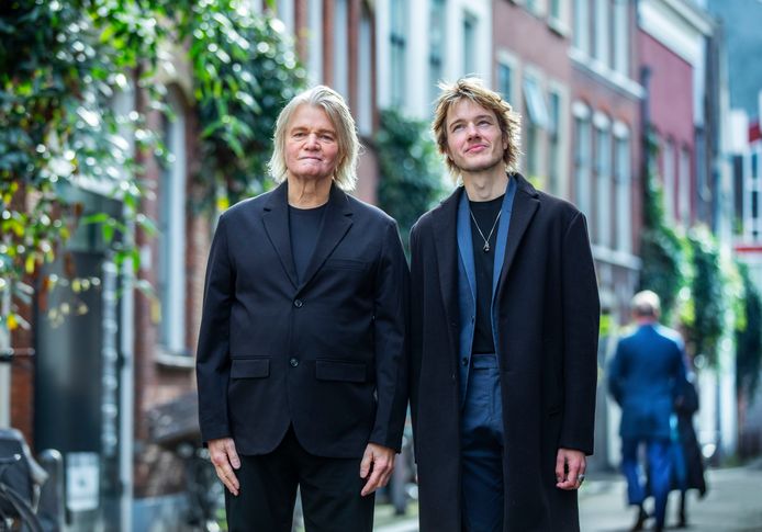 Zoon Justin laat zijn zieke vader Rob Bolland weer genieten van muziek ...