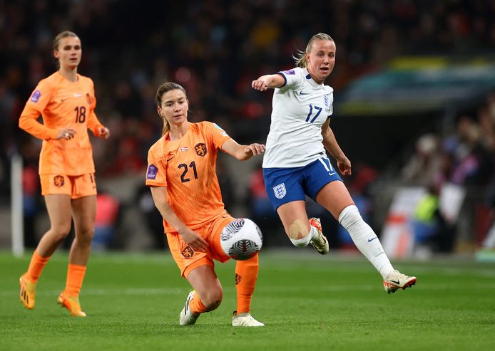 Oranje Leeuwinnen gaan in slotfase onderuit tegen Engeland, maar blijven koploper in poule ...