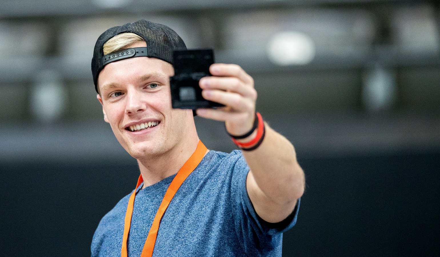 Enzo met blote billen in de sneeuw en dochtertje van Jan is kampioen ...