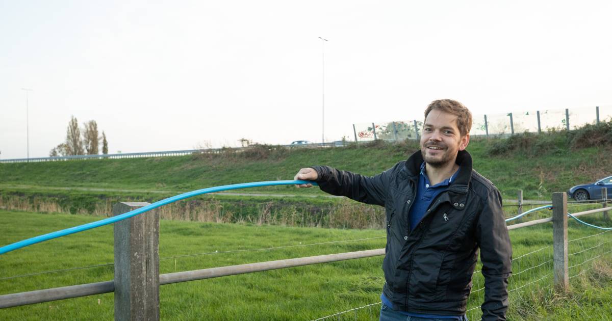 De helft van de straat kreeg glasvezel, maar Robert (38) en zijn buren ...