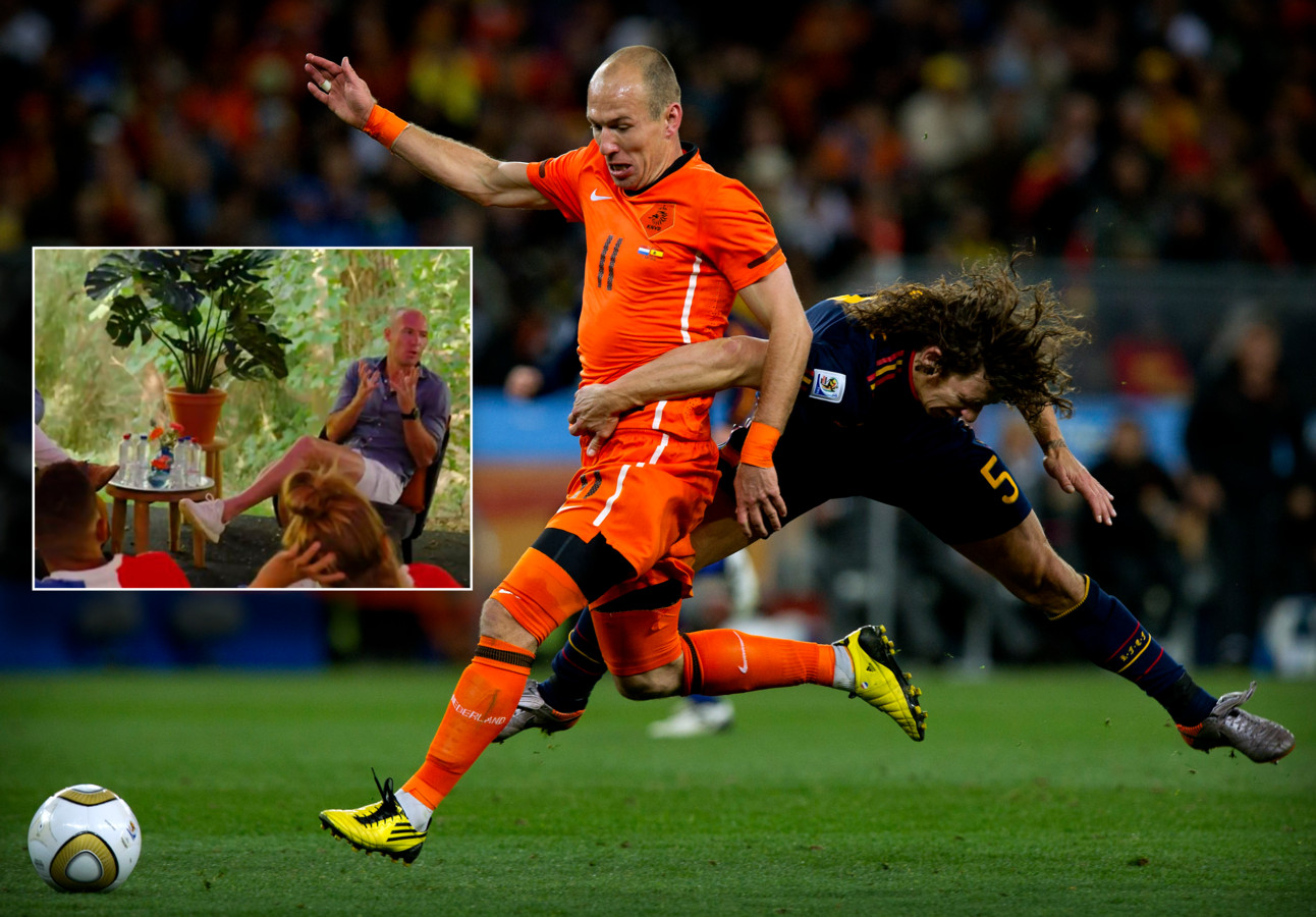 Arjen Robben bezoekt Oranje Leeuwinnen en geeft tips in aanloop naar WK ...