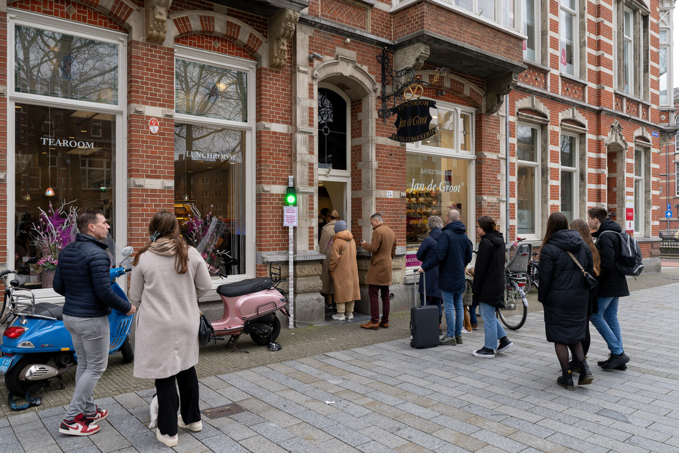 Hiep, hiep, hoera voor de Bossche bol: bakker en archivaris vragen om ...