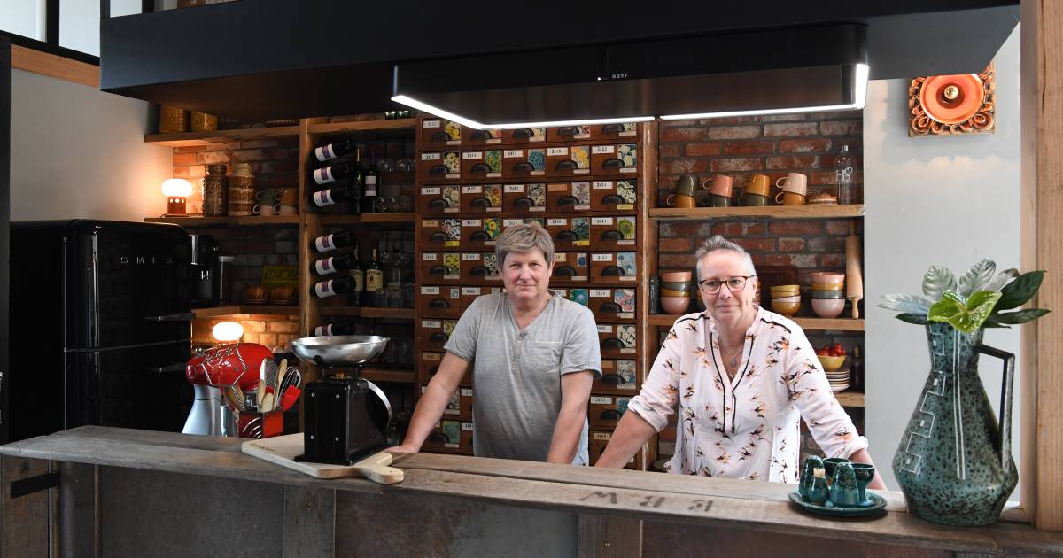 Sjak en Liesbeth toverden een kille werkplaats om tot hun droomwoning ...