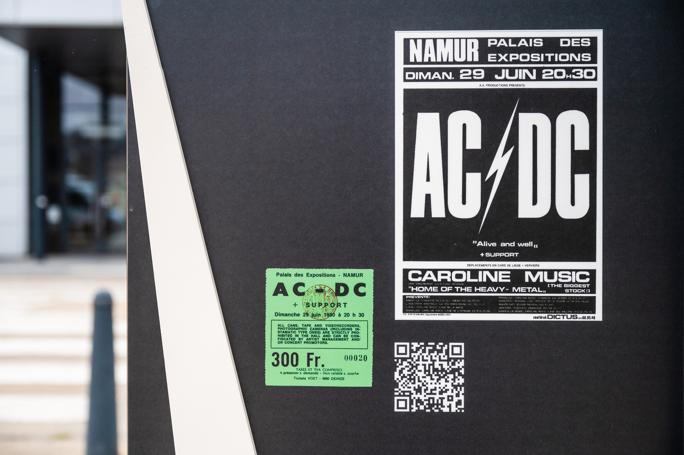 L'esplanade AC/DC et une statue de Brian Johnson inaugurées à Namur ...