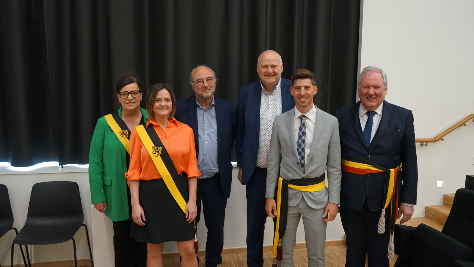 Lien Van Dooren en Jeroen Verhulst leggen eed af als schepen, Raf Van ...