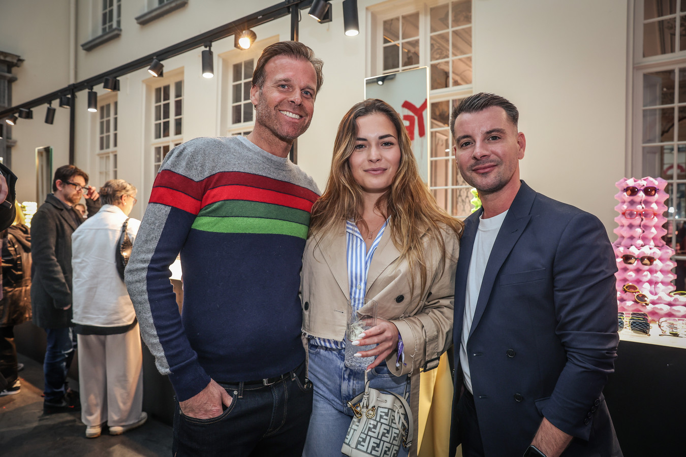 IN BEELD. Eline De Munck stelt eerste ‘Rock Werchter’-zonnebrillen voor ...