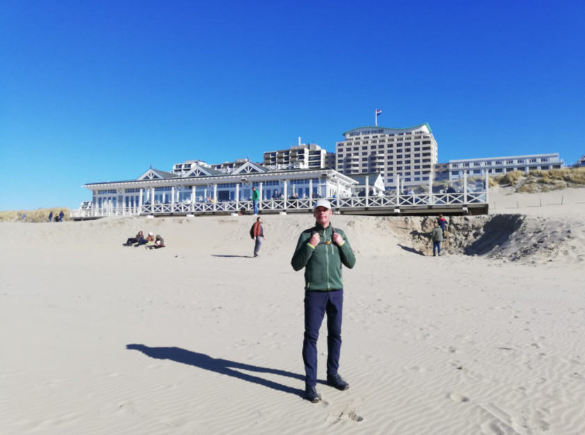 Ooit wandelt Ton Roelofs nog een kilometerslang konijn bij elkaar ...