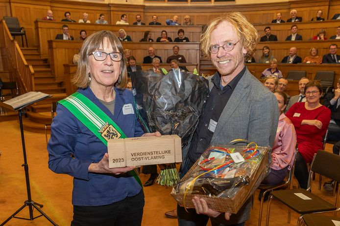 Europakenner Hendrik Vos (UGent) erkend als ‘verdienstelijke Oost ...