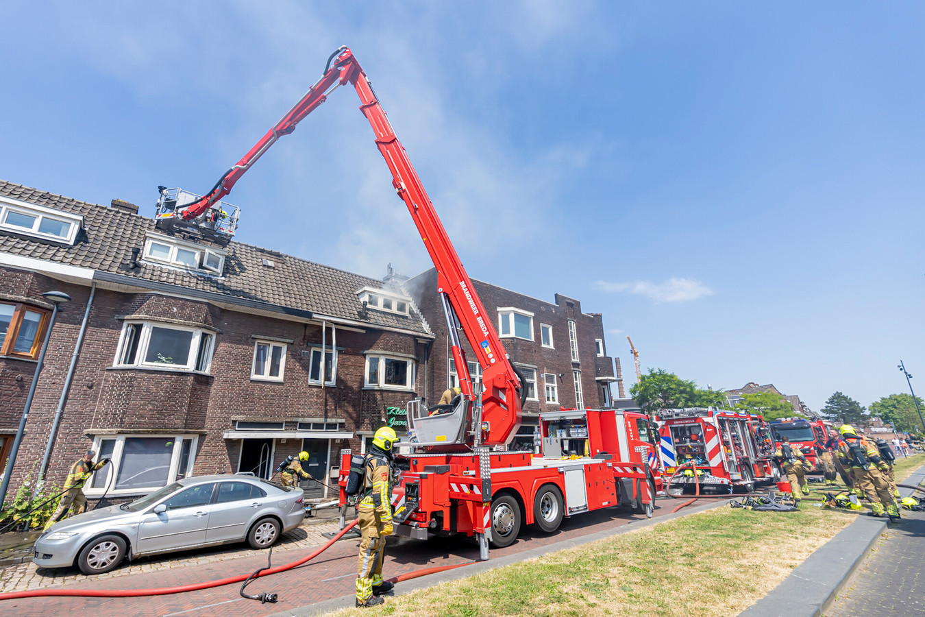 Kok ontdekt brand in restaurant Klein Java bij station Breda ...