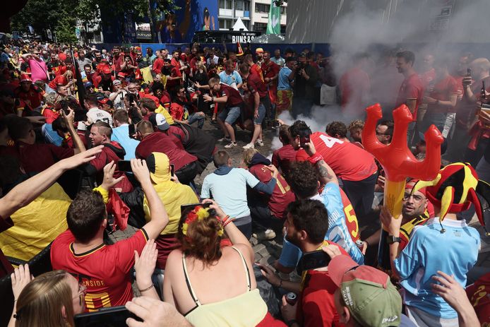 Une impressionnante marée rouge: les images des supporters belges dans ...