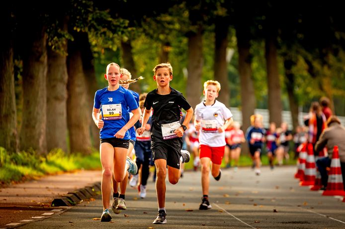 Kinderen die hardlopen: is meedoen belangrijker dan winnen, of mag je ...