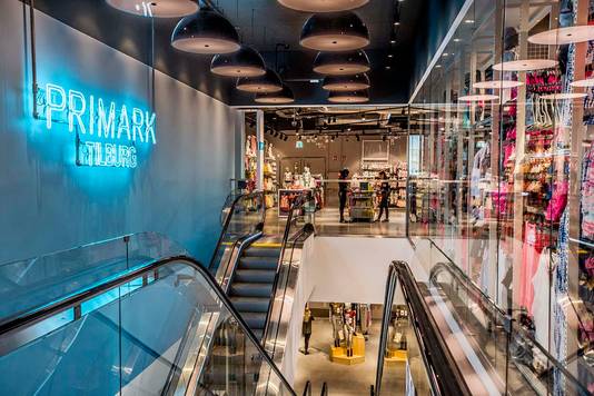 Eerste keer binnen kijken bij de Tilburgse Primark | Stadsgezicht ...
