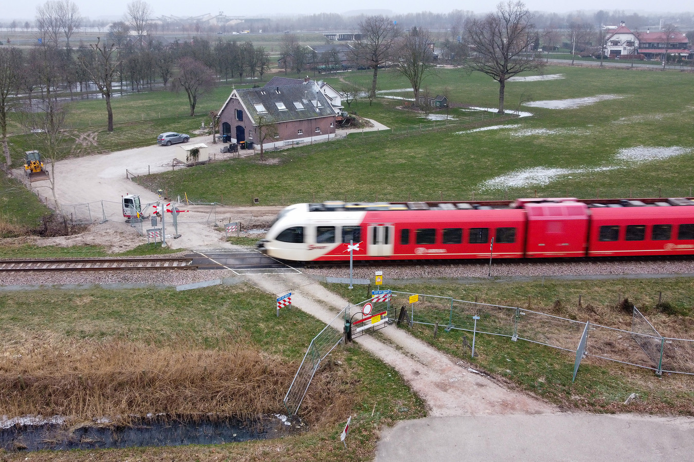 Overweg na 141 jaar dicht: ‘Was soms levensgevaarlijk om over te steken ...