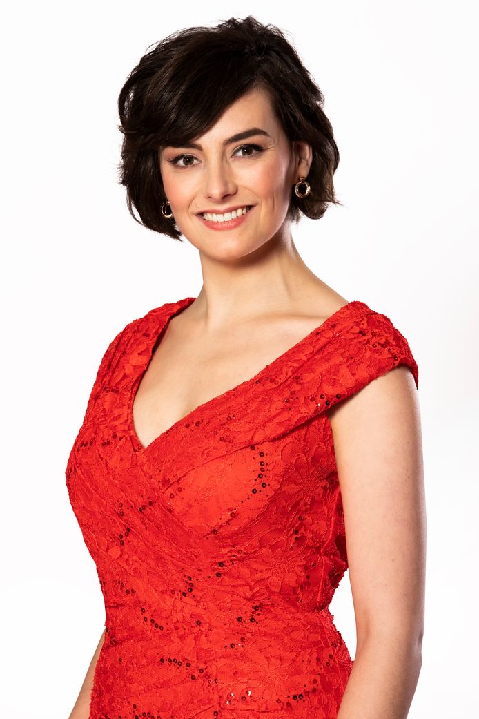 Oud-Tilburgse musicalactrice Nandi van Beurden wint tv-talentenjacht ...