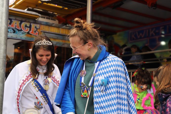 IN BEELD. Mini-prinsenpaar Vince en Kytana openen officieel de grote ...