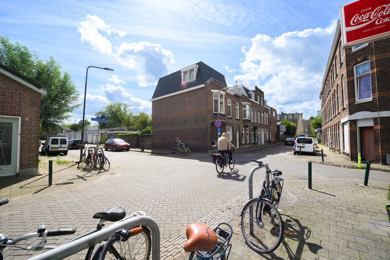 ‘Ze schreeuwt op straat, staat ’s nachts in je tuin en klimt door ramen ...
