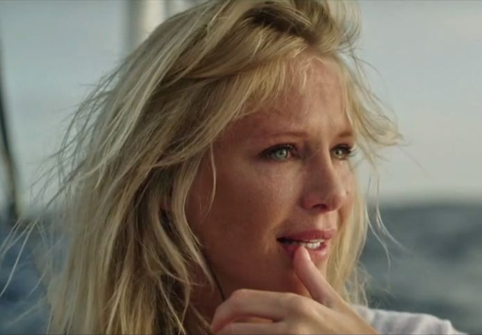 Annelien Coorevits in tranen tijdens podcast van tweelingzus in ‘Over de oceaan’: “Haar ...