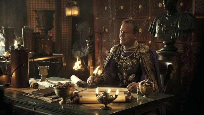 Met Kiefer Sutherland op de set van 'Pompeii': "Wilde eerst helemaal ...