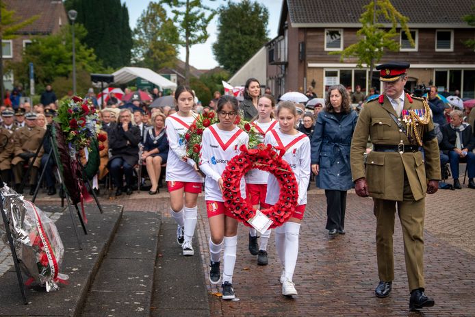 Polenherdenking in Driel met oorlog in Oekraïne in gedachten: ‘Van mijn ...