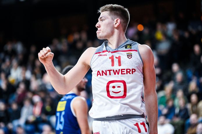 Thijs De Ridder met Antwerp Giants in de halve finale van de beker ...