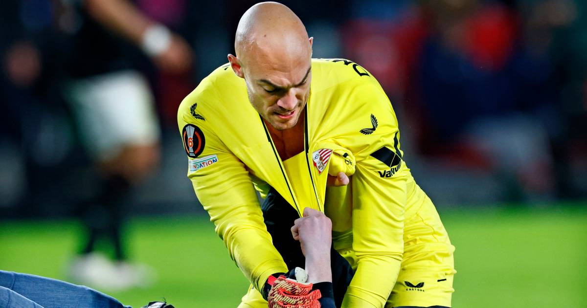 Furieus PSV wil schade verhalen na aanval op Sevilla-keeper, man (20 ...