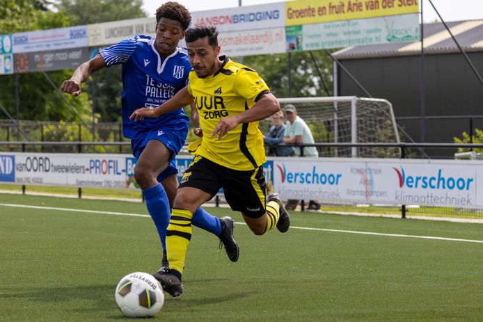 Safi Esmati bezig aan een ongekend succesvol seizoen: ‘Historisch als we ongeslagen kampioen ...