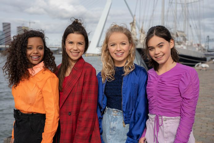 Gaan Naomi en haar ‘best friends’ Europa veroveren? | Show | AD.nl