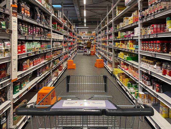 Winkeldief slaat liefst 51 keer toe in filialen van Colruyt en OKay ...