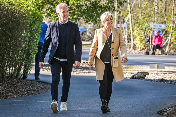 IN BEELD. Bekend Vlaanderen neemt afscheid van Nicole | Nicole van ...