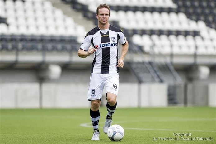 Heracles-speler Ramon Zomer wordt ondernemer en opent eigen sportzaak ...