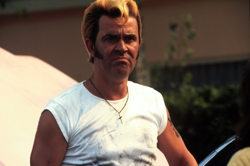 Zo zag je Johnnie Flodder nog nooit | Foto | hln.be