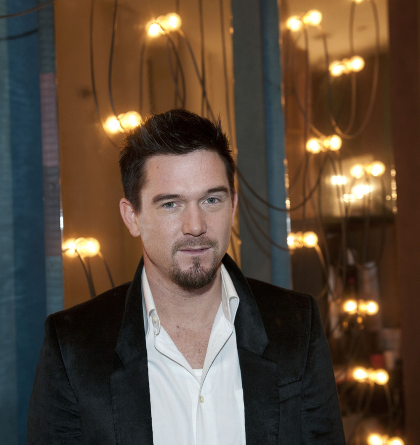 Johnny wilde rol Valentino vanwege zoenscène met Yolanthe | Foto | ed.nl