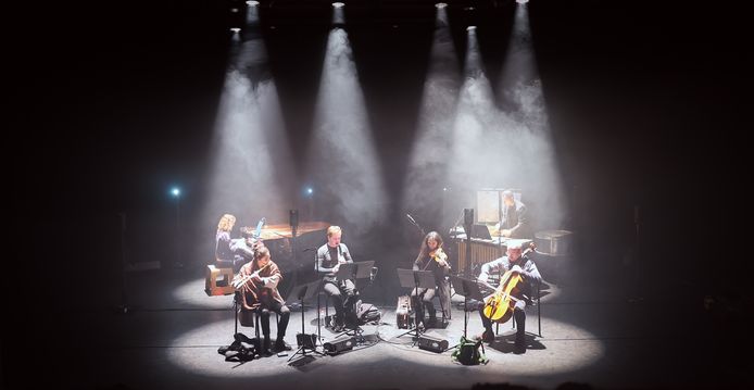 Driedimensionaal concert met installatie van lichtkunstenaar Nick ...