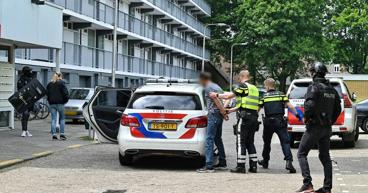 Tbs met dwangverpleging geëist voor Tilburger die buurman bijna wurgde | Tilburg | AD.nl