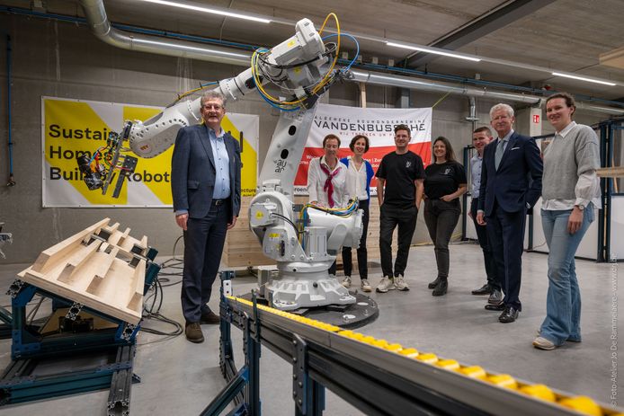 Robot bouwt houten constructies tot zes verdiepingen hoog in nieuwe ...