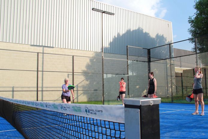 Dentergem laat je kennismaken met padelsport | Dentergem | hln.be